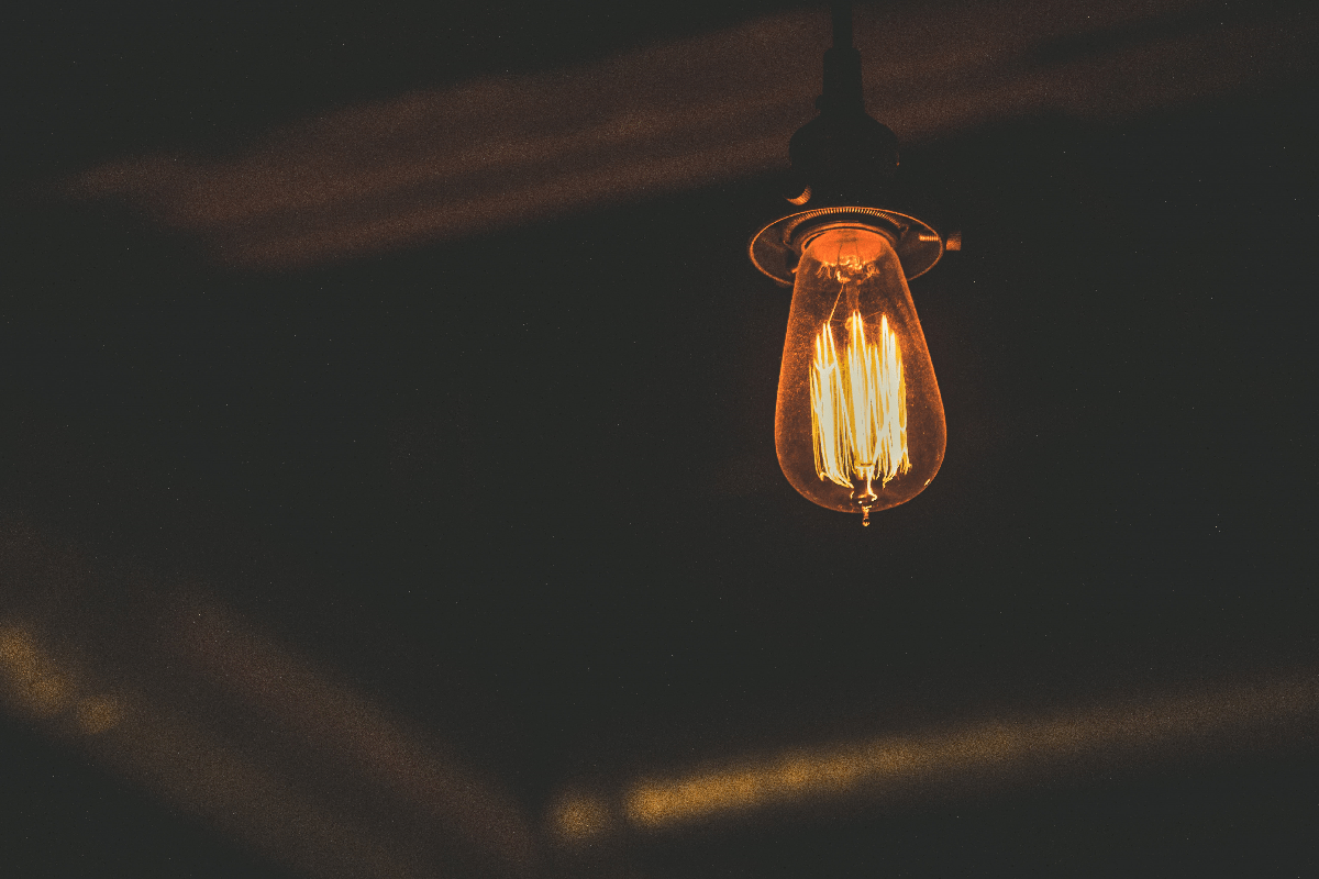 How to Tell If a Light Bulb is Energy Efficient? - Energy Theory