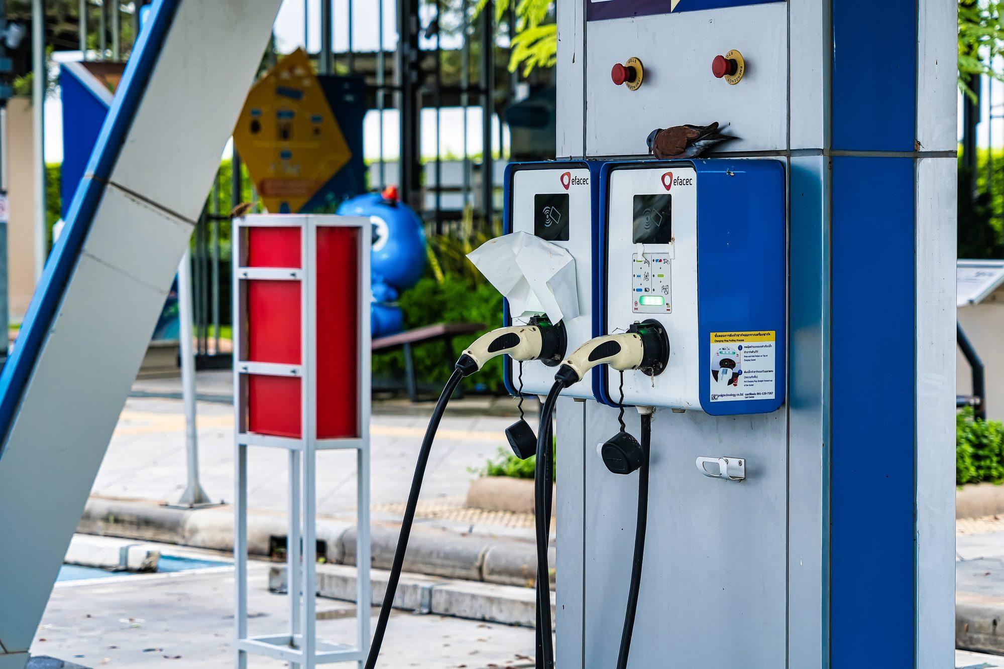 With Battery Tech Breakthrough Possibility of Charging EV Vehicles in ...