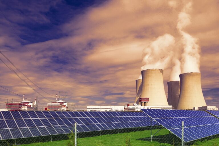 How Does Solar Energy Impact the Environment? - Energy Theory
