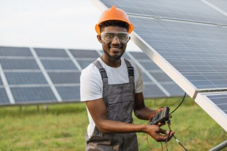 High Voltage Vs Low Voltage Solar Panels: Which is Better? - Energy Theory