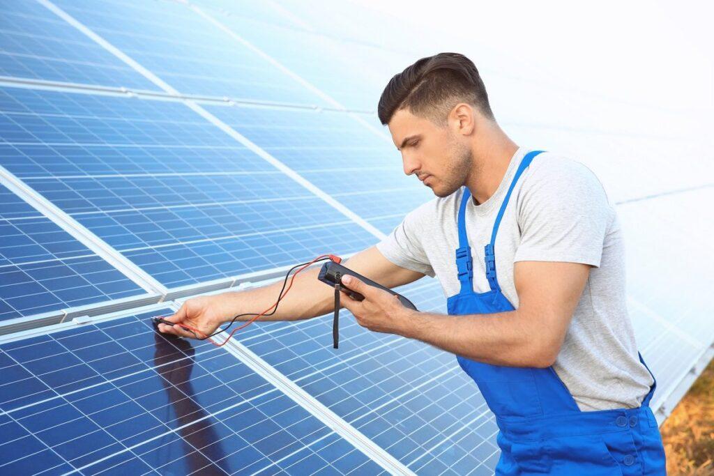 High Voltage Vs Low Voltage Solar Panels: Which is Better? - Energy Theory