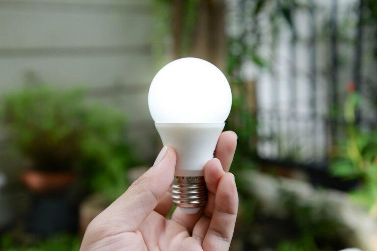 How Much CO2 Does a Light Bulb Produce Per Hour? - Energy Theory