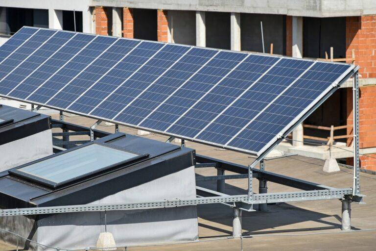 How to Connect Solar Panel to Water Pump - Energy Theory