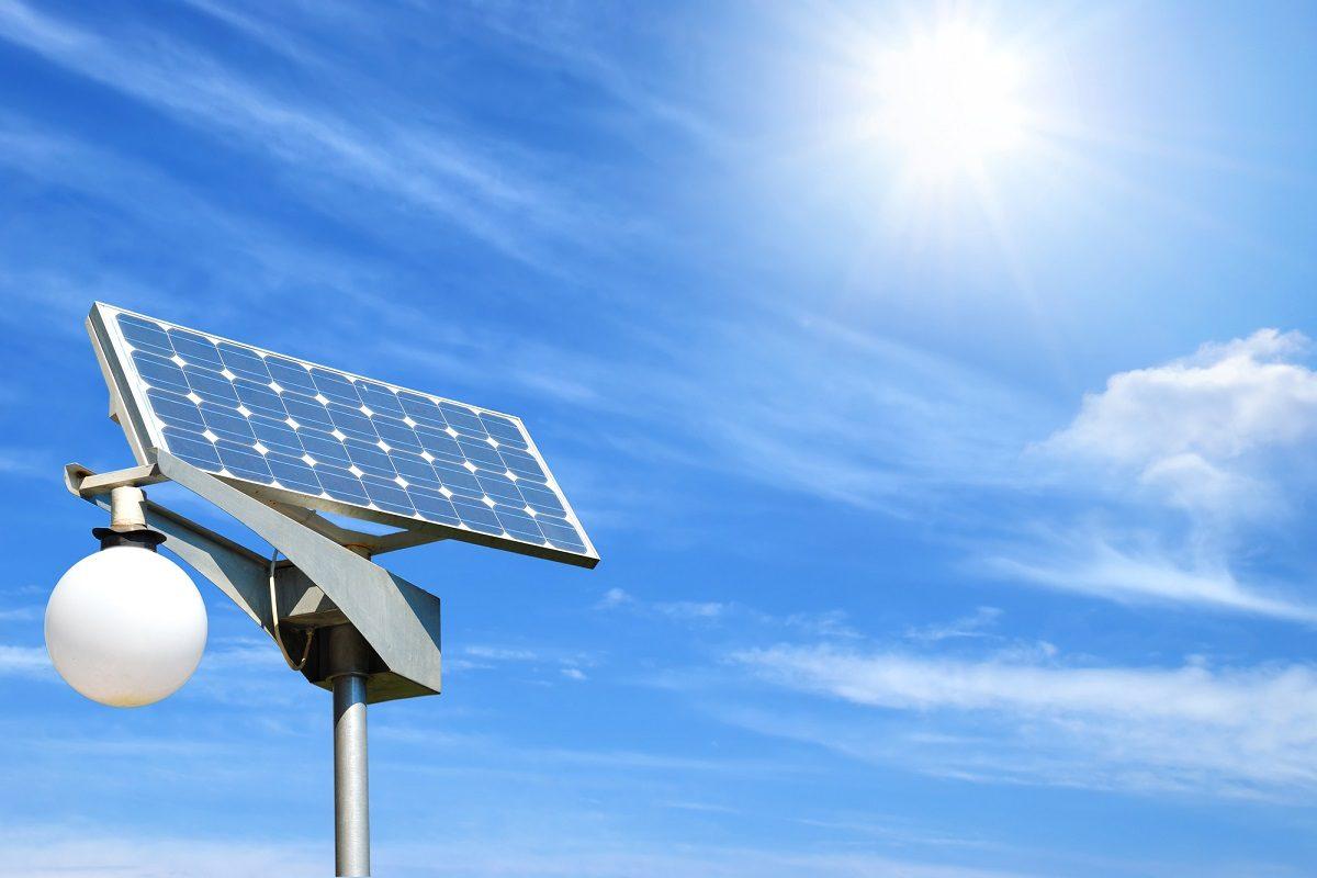 How Long Do Solar Lights Take to Charge? - Energy Theory