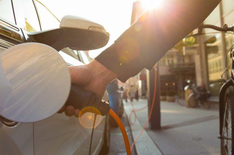 What is an Electric Vehicle Service Provider? - Energy Theory
