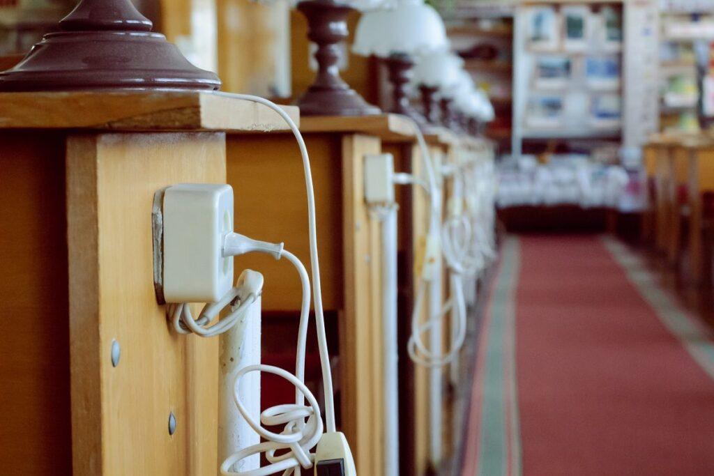 Does a Surge Protector Protect Against Lightning? - Energy Theory