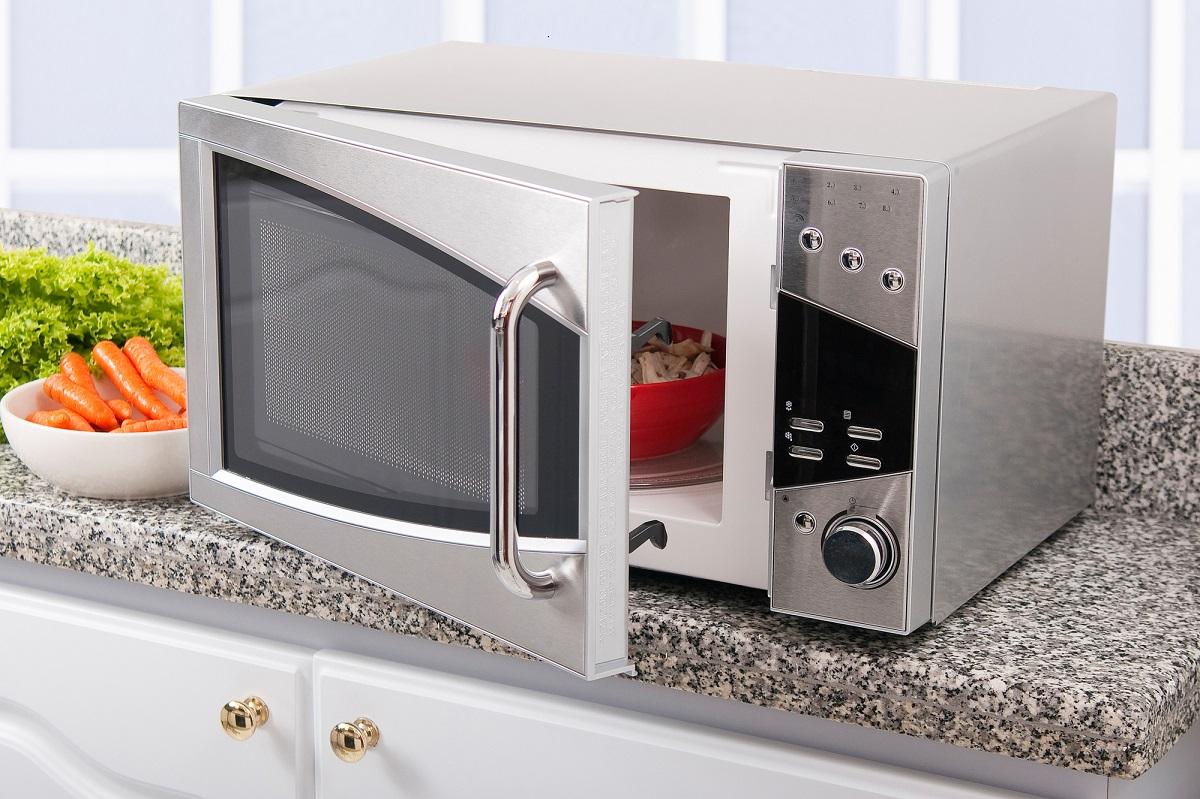 How Many Amps Does a Microwave Use? - Energy Theory