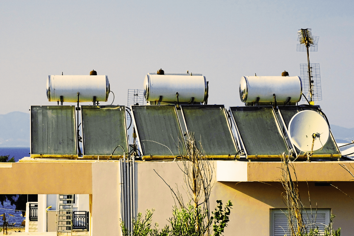 Solar Water Heater Working, Types and Lifespan - Energy Theory